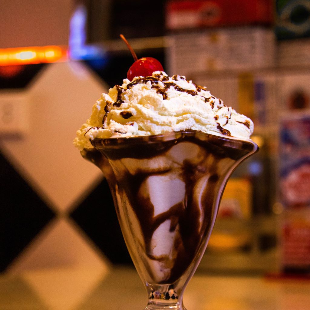 SUNDAE SUNDAY | Eddie's Diner - New York Deli & Diner