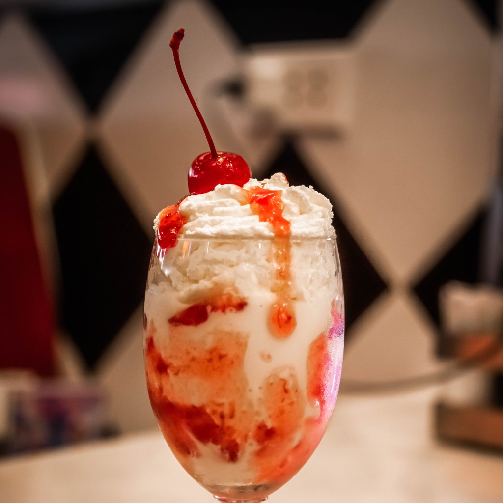 SUNDAE SUNDAY | Eddie's Diner - New York Deli & Diner