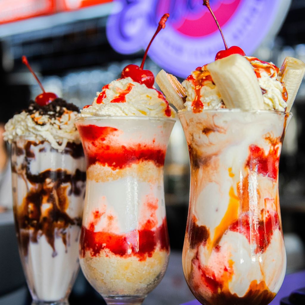 SUNDAE SUNDAY | Eddie's Diner - New York Deli & Diner