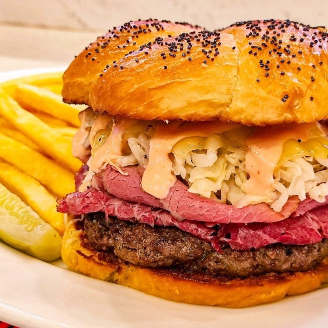 Eddie's Burger | Eddie's Diner - New York Deli & Diner