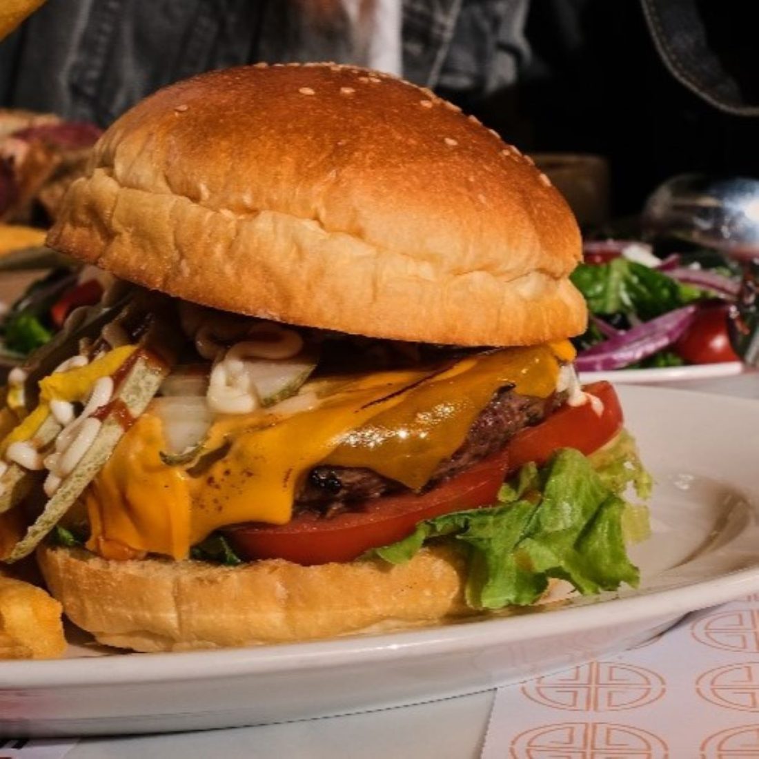 Eddie's Burger | Eddie's Diner - New York Deli & Diner